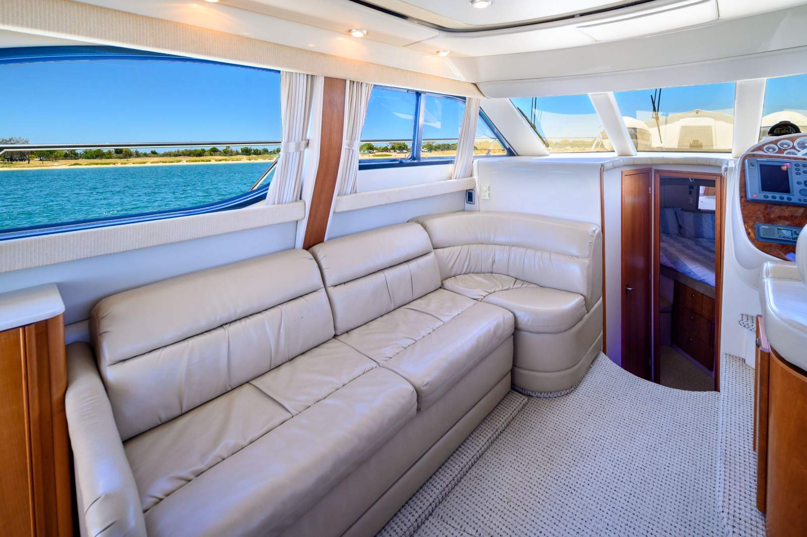 Used Meridian 341 Flybridge Cruiser for Sale | Boats For Sale | Yachthub