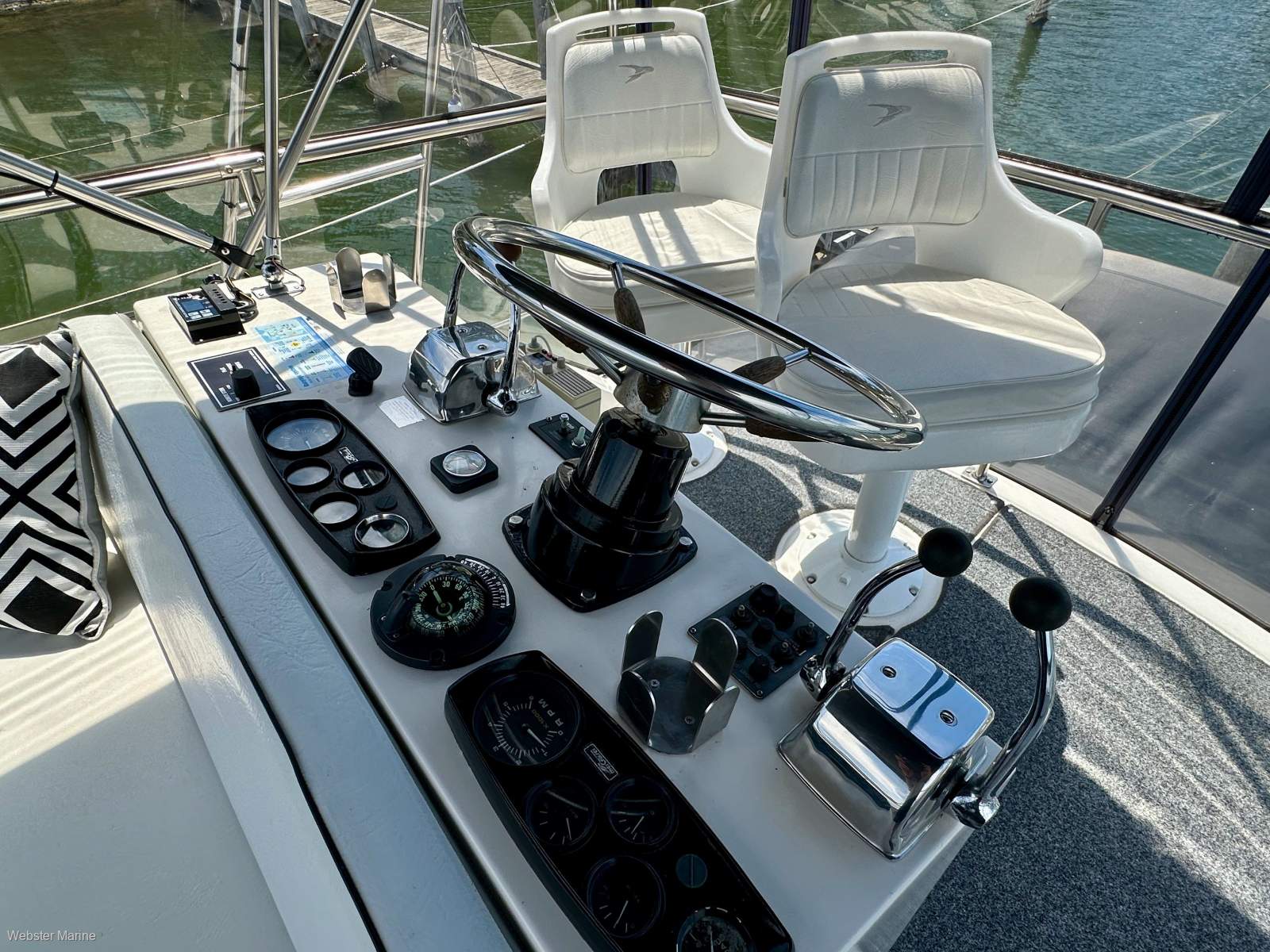 Used Bertram 31 Flybridge Cruiser for Sale | Boats For Sale | Yachthub