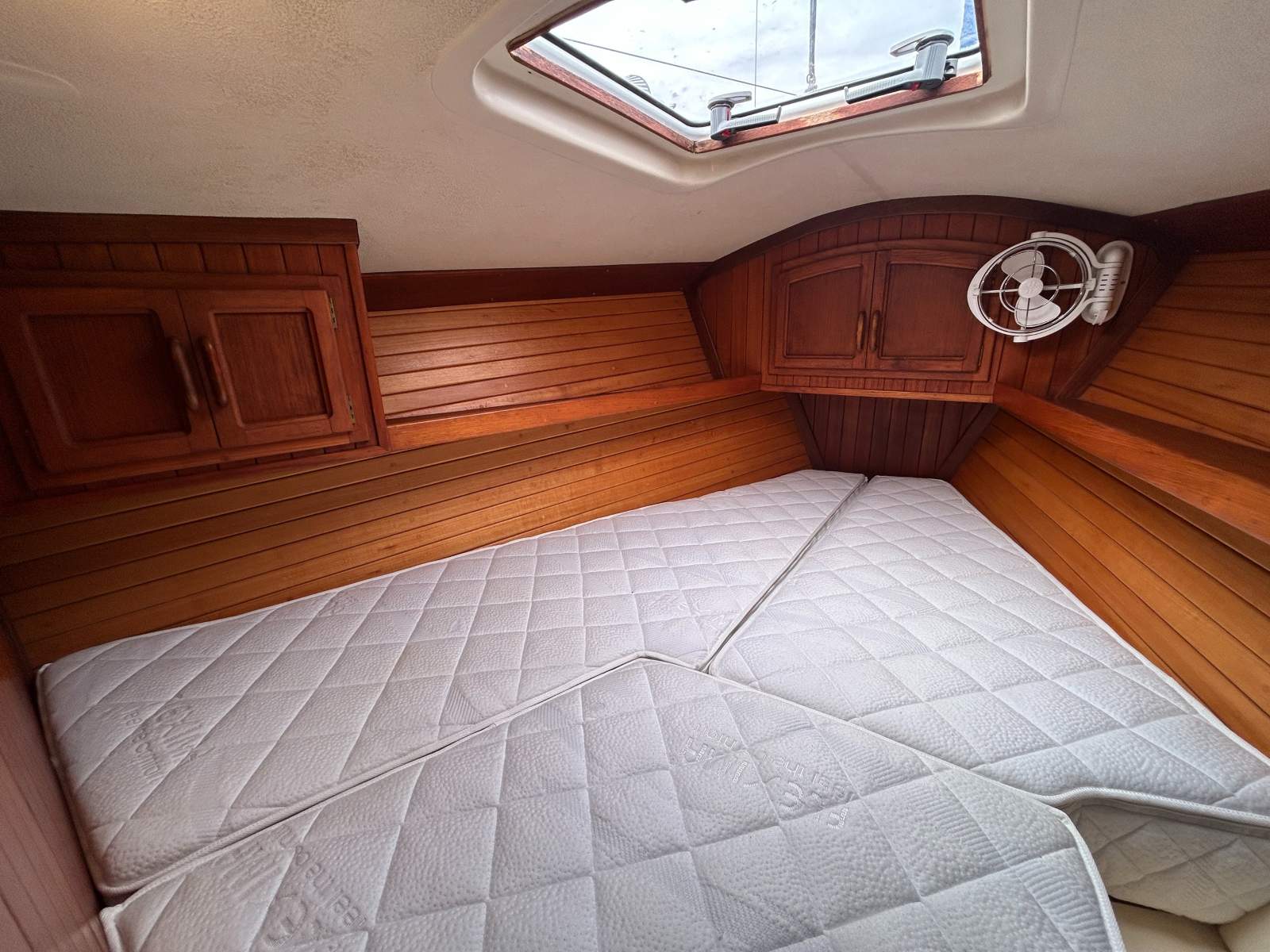 Used Pawtucket 35 Peter Cole Design 1988 - Under Contract for Sale ...