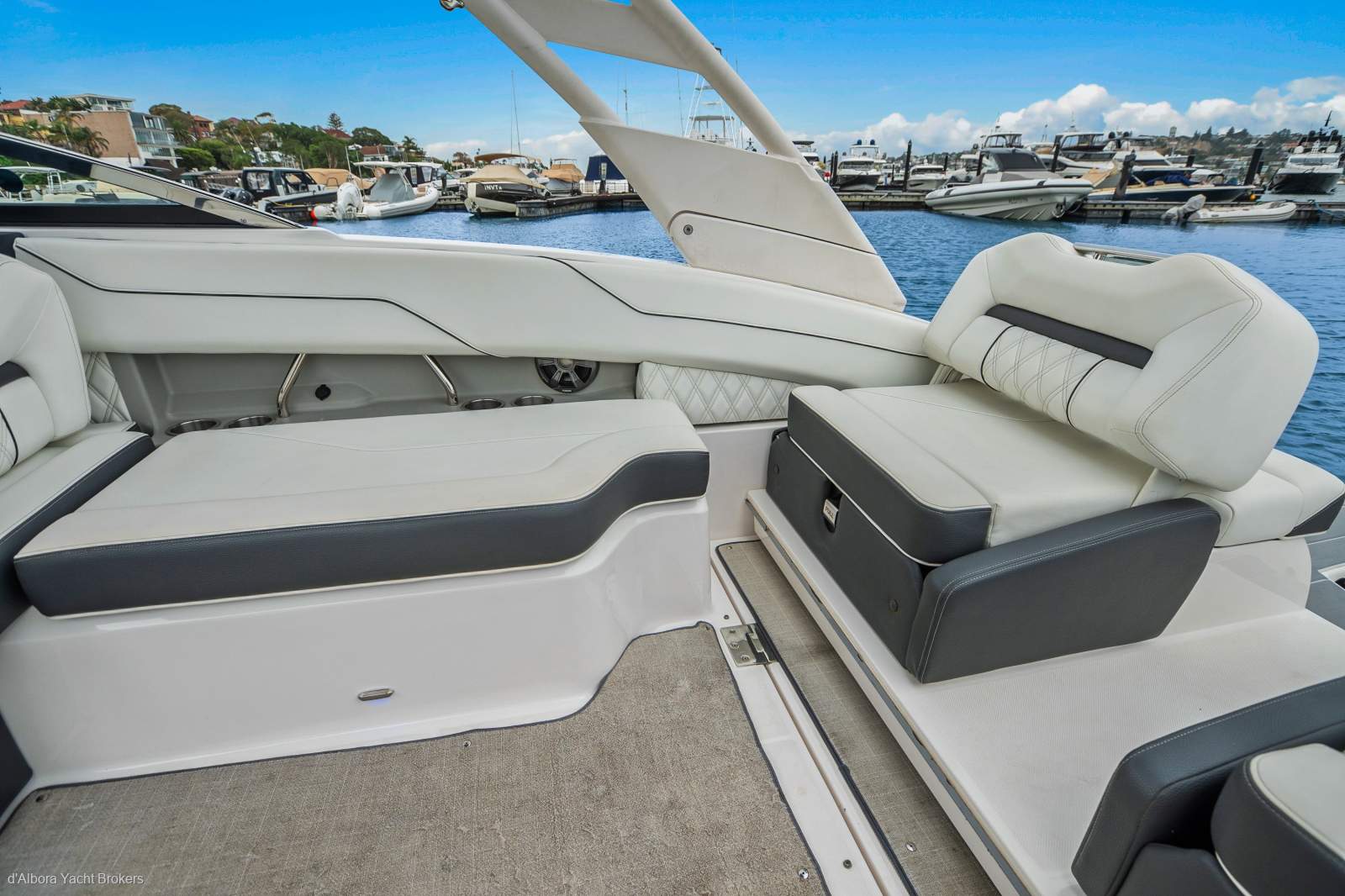 Regal LX4 For Sale | Discover Boating