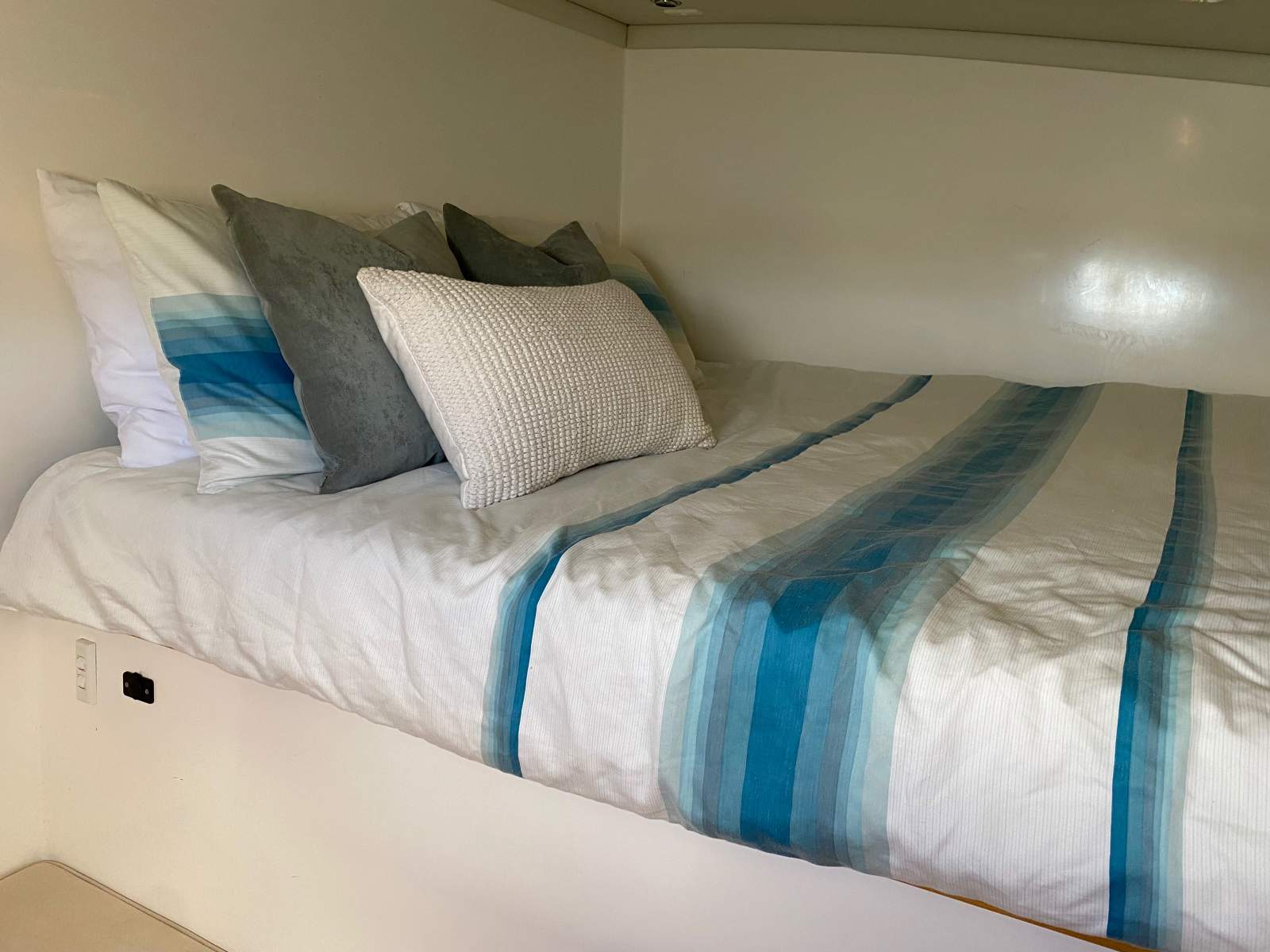 Used Seawind 1160 Deluxe Exceptionally Well Maintained With Many ...