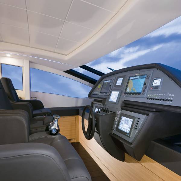 2013 Pershing 80 | Boat Research | Yachthub