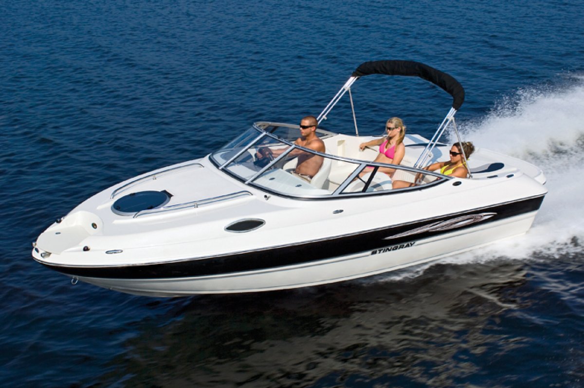 2013 Stingray 208cr | Boat Research | BoatsOnline