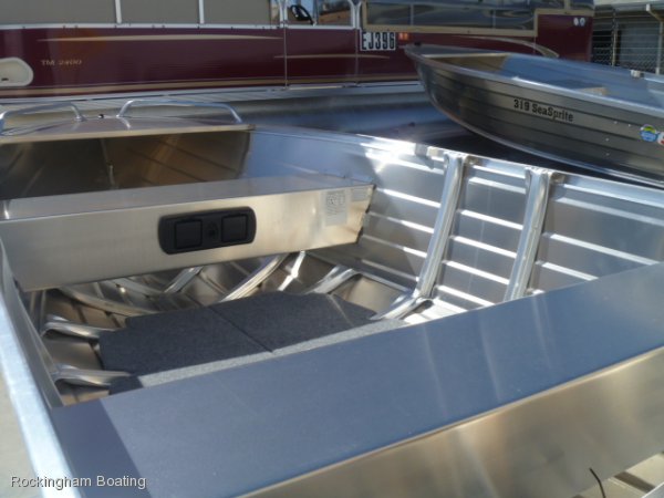 2013 Stacer 379 Seasprite | Boat Research | BoatsOnline