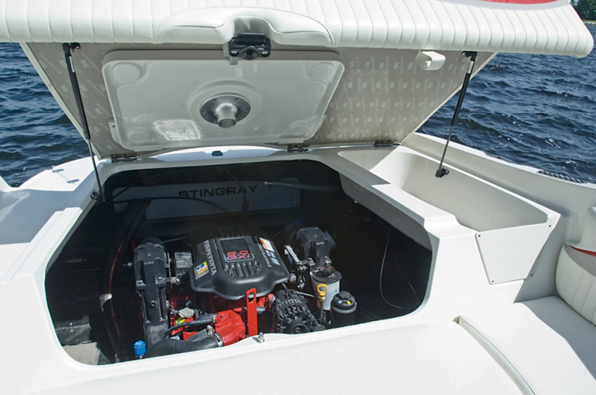 2013 Stingray 215lr | Boat Research | BoatsOnline