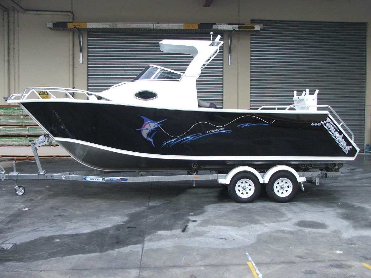 2013 Formosa Tomahawk 660 Centre Cab | Boat Research | Yachthub