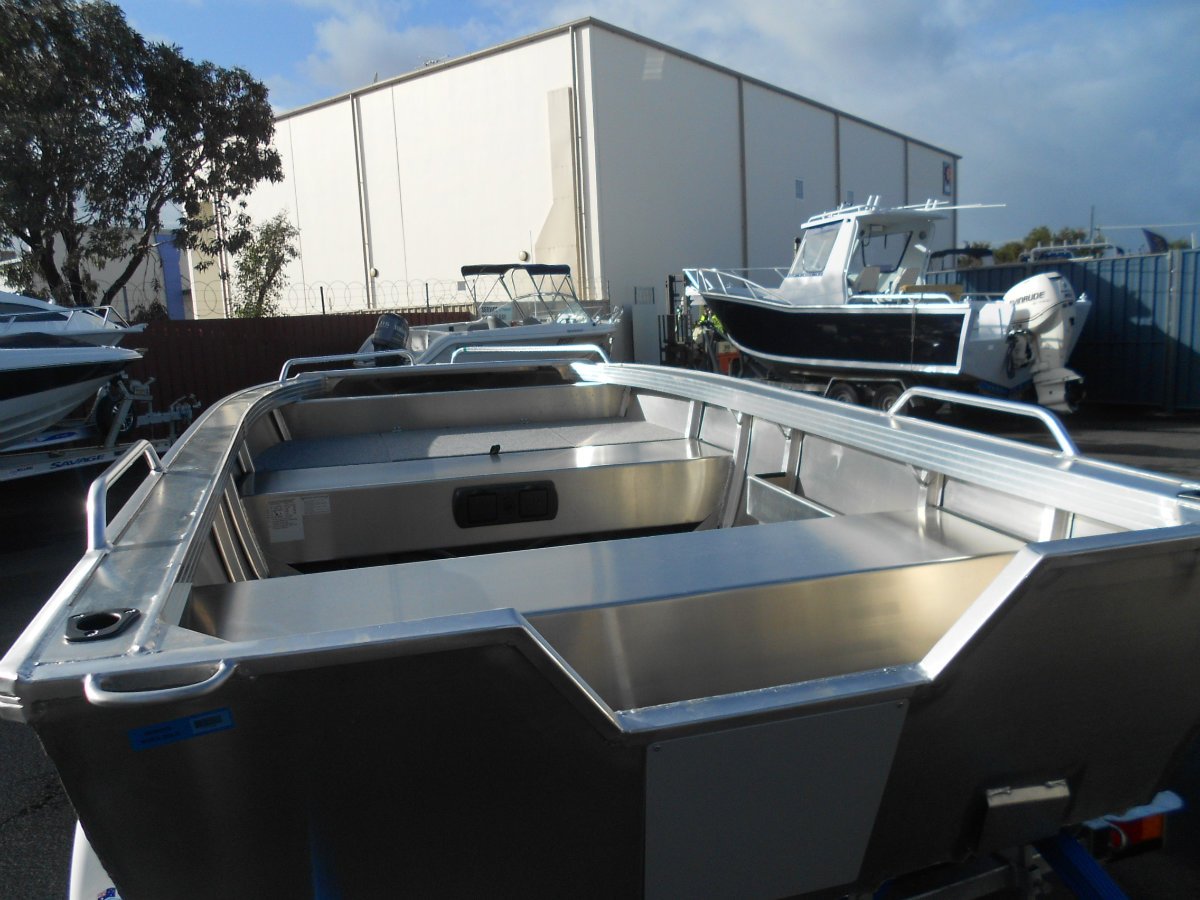 2013 Quintrex 420 Hornet | Boat Research | Boats Online