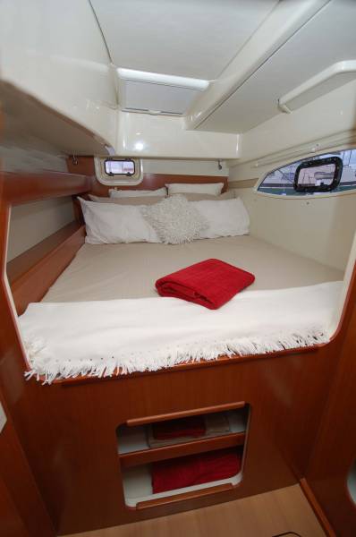 2013 Leopard 39 | Boat Research | Yachthub