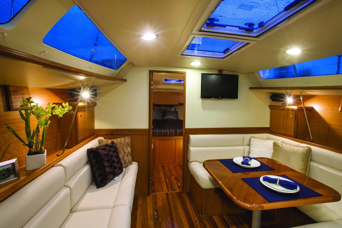 2014 Hunter 37 | Boat Research | Yachthub