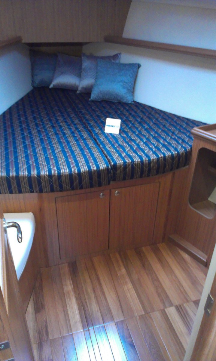 2014 Hunter 37 | Boat Research | Yachthub