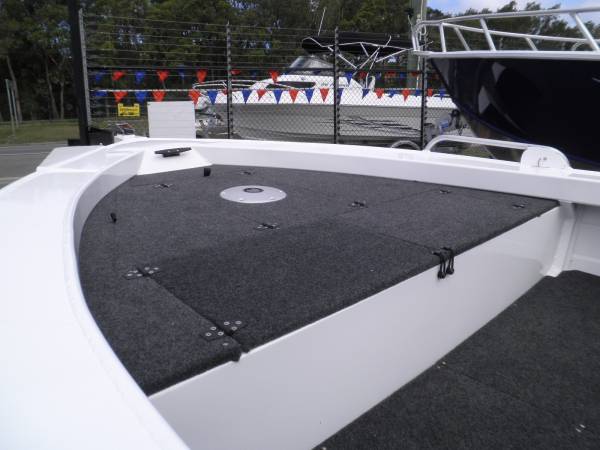 2014 Stessl Edgetracker | Boat Research | Boats Online