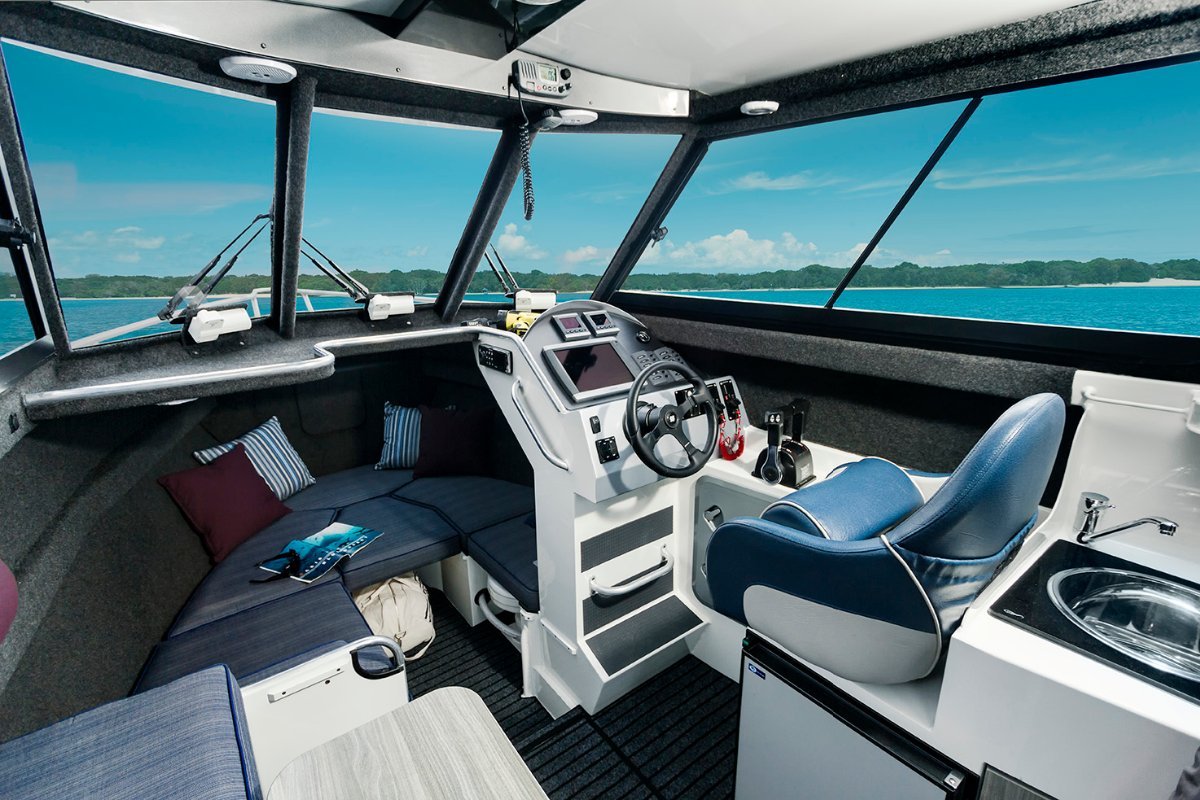 2014 Surtees 850 Game Fisher | Boat Research | Boats Online