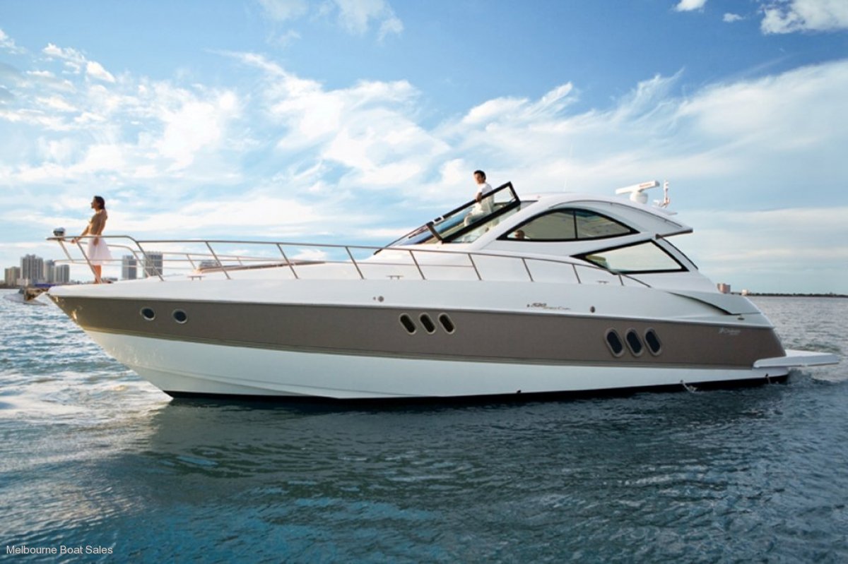 2014 Cruisers Yachts 540 Sports Coupe | Boat Research | BoatsOnline