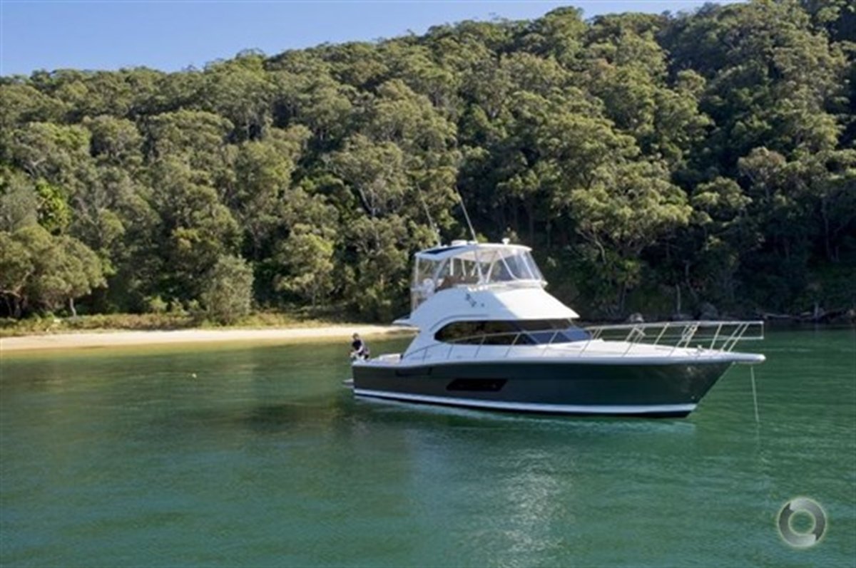 2014 Riviera 43 Open Flybridge | Boat Research | Yachthub