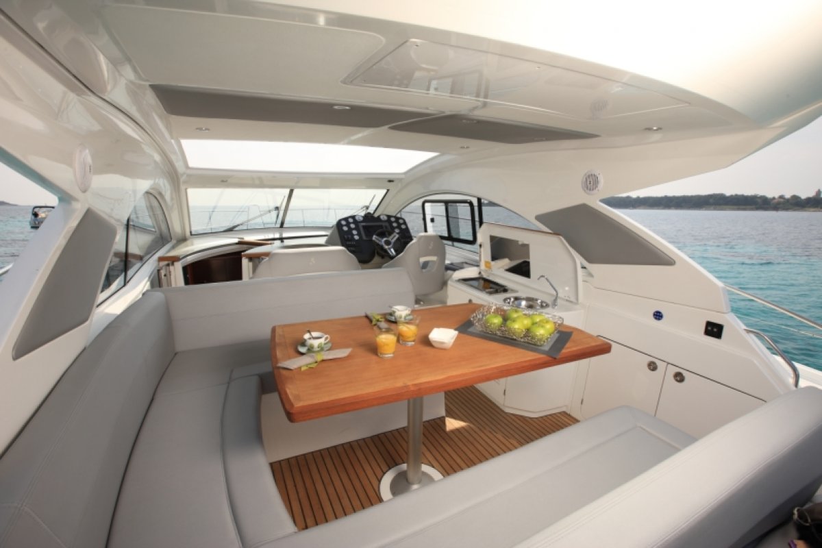 2014 Beneteau Gran Turismo 44 | Boat Research | Yachthub