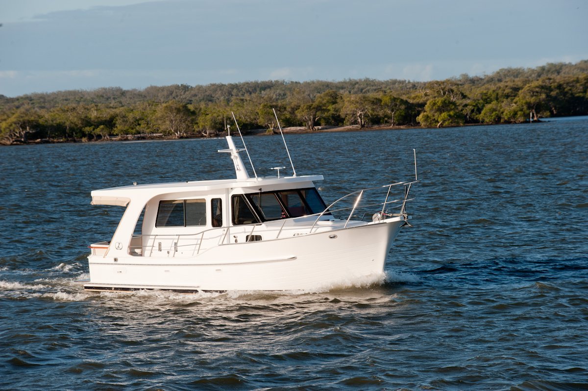 2014 Integrity 340 Sedan | Boat Research | Yachthub