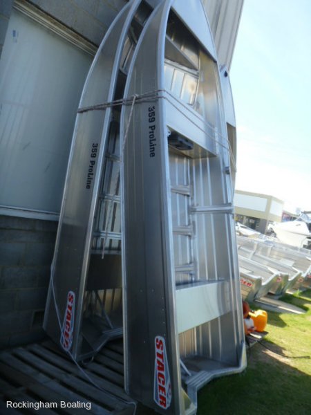 2014 Stacer 399 Proline | Boat Research | BoatsOnline