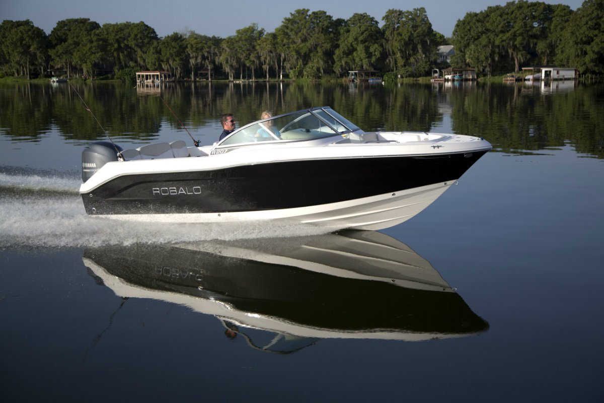 2014 Robalo R207 | Boat Research | Yachthub