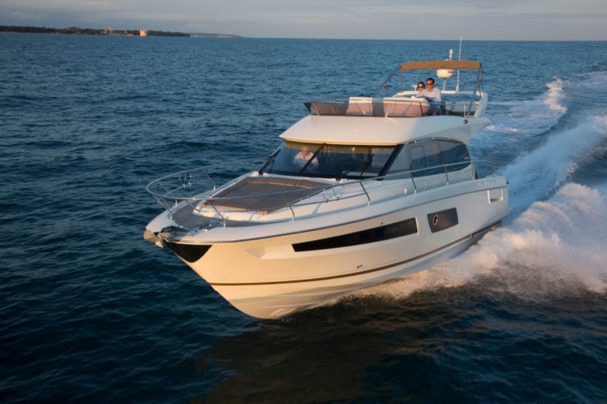 2014 Prestige 450 | Boat Research | Yachthub
