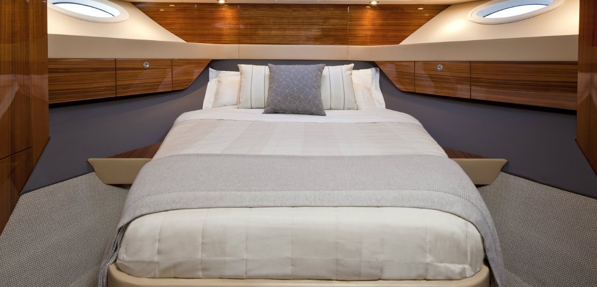 2013 Maritimo C60 Cabriolet | Boat Research | Yachthub