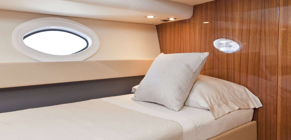 2013 Maritimo C60 Cabriolet | Boat Research | Yachthub