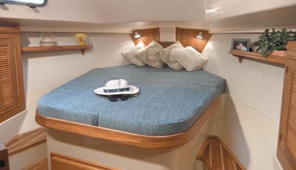 2013 Island Packet 370 | Boat Research | Yachthub