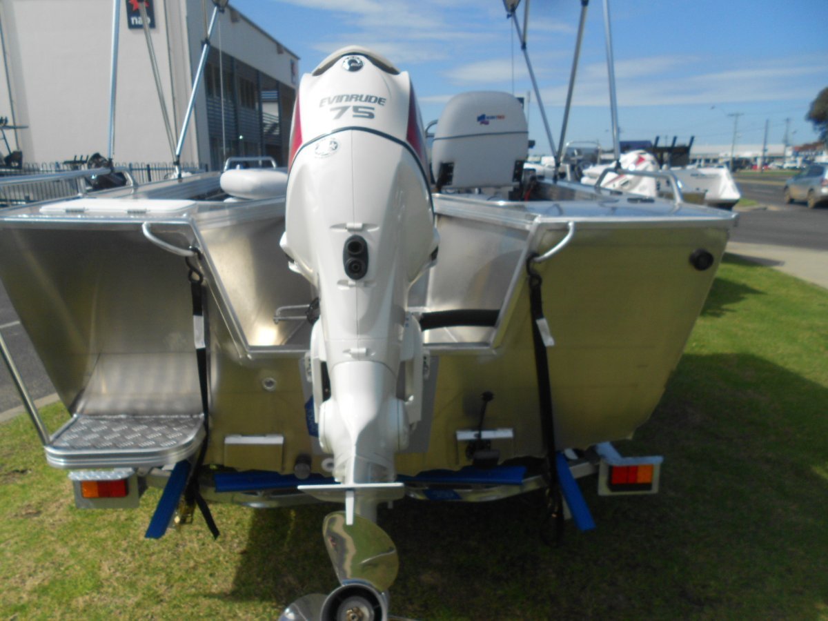 2014 Quintrex 490 Renegade Side Console | Boat Research | Boats Online