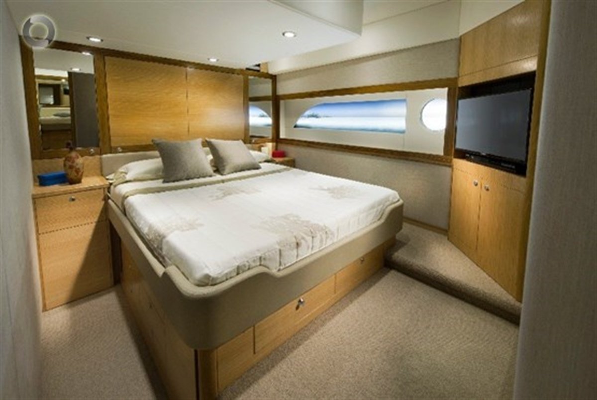 2015 Riviera 50 Enclosed Flybridge | Boat Research | Yachthub