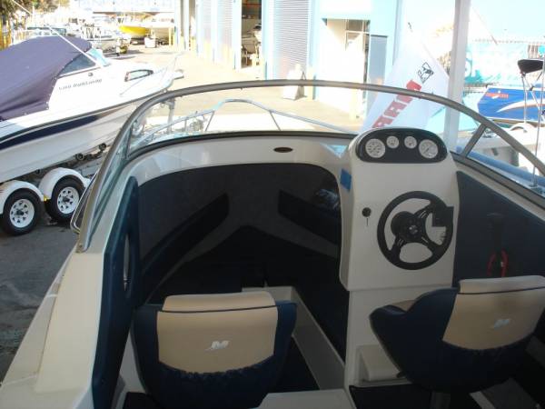 2017 Fi-glass Lightning | Boat Research | BoatsOnline