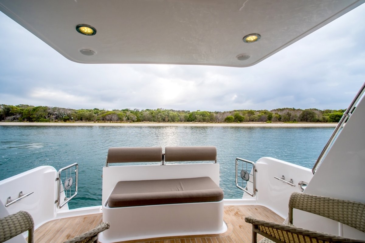 2017 Integrity 320 Express | Boat Research | Boats Online