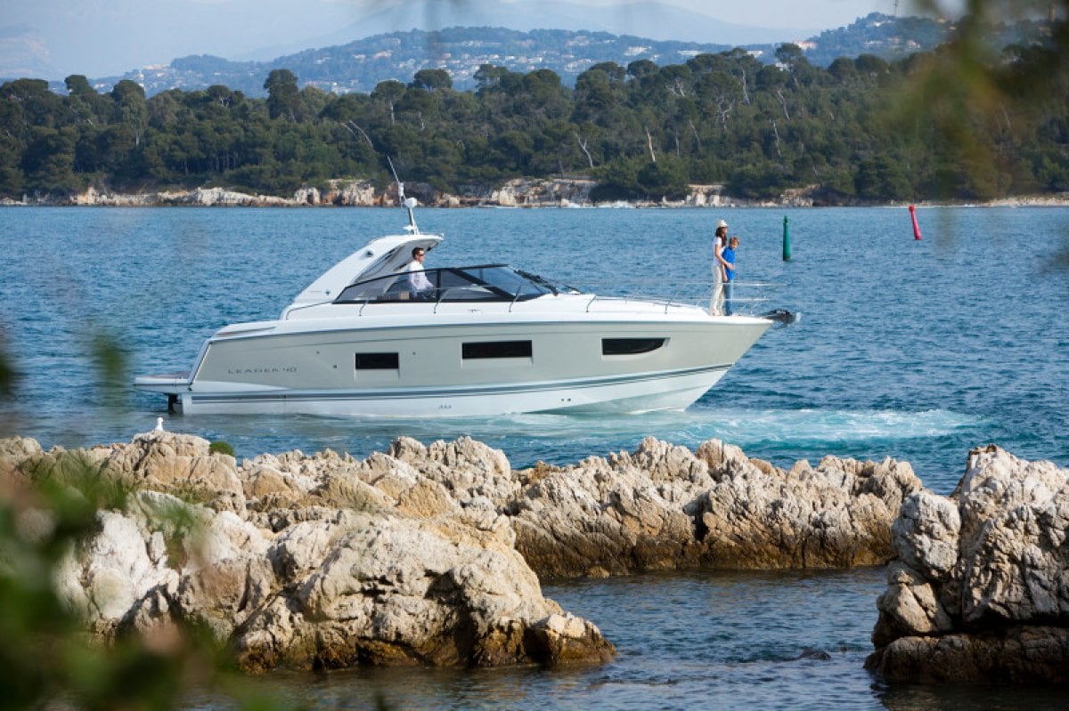 2017 Jeanneau Leader 40 Open | Boat Research | Boats Online