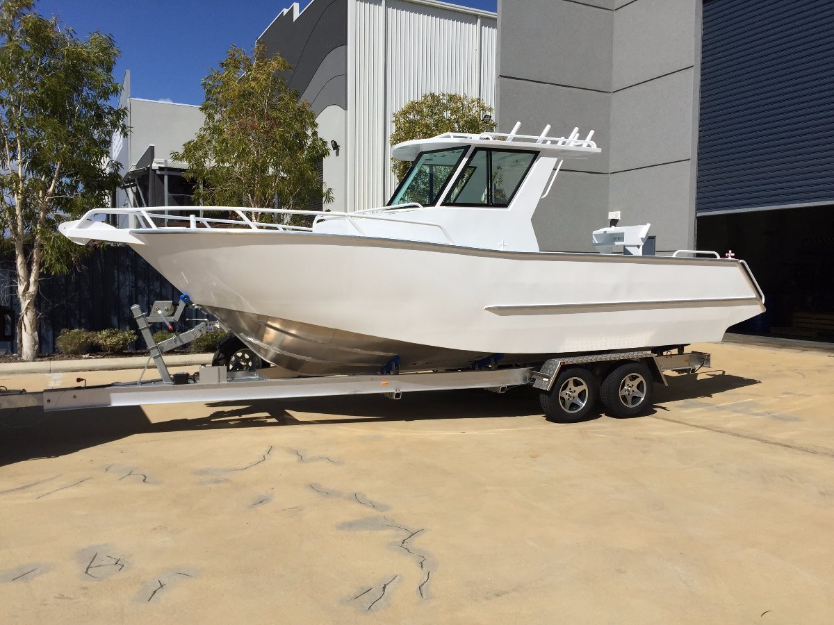 2017 Oceanic Fabrication 6.8 Center Cabin | Boat Research | Yachthub