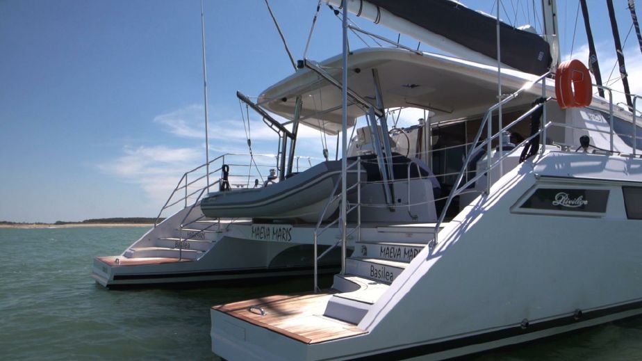 2017 Privilege 43 | Boat Research | Boats Online