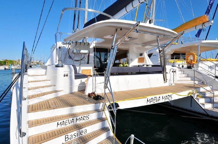 2017 Privilege 43 | Boat Research | Boats Online