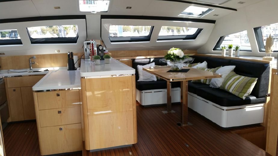 2017 Privilege 43 | Boat Research | Boats Online