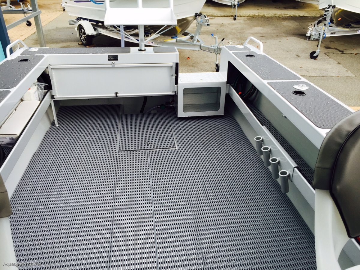 2017 Surtees 700 Gamefisher | Boat Research | Boats Online