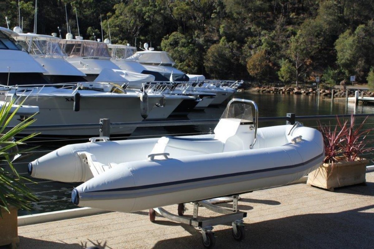 2016 Ballistic 3.3 | Boat Research | Boats Online