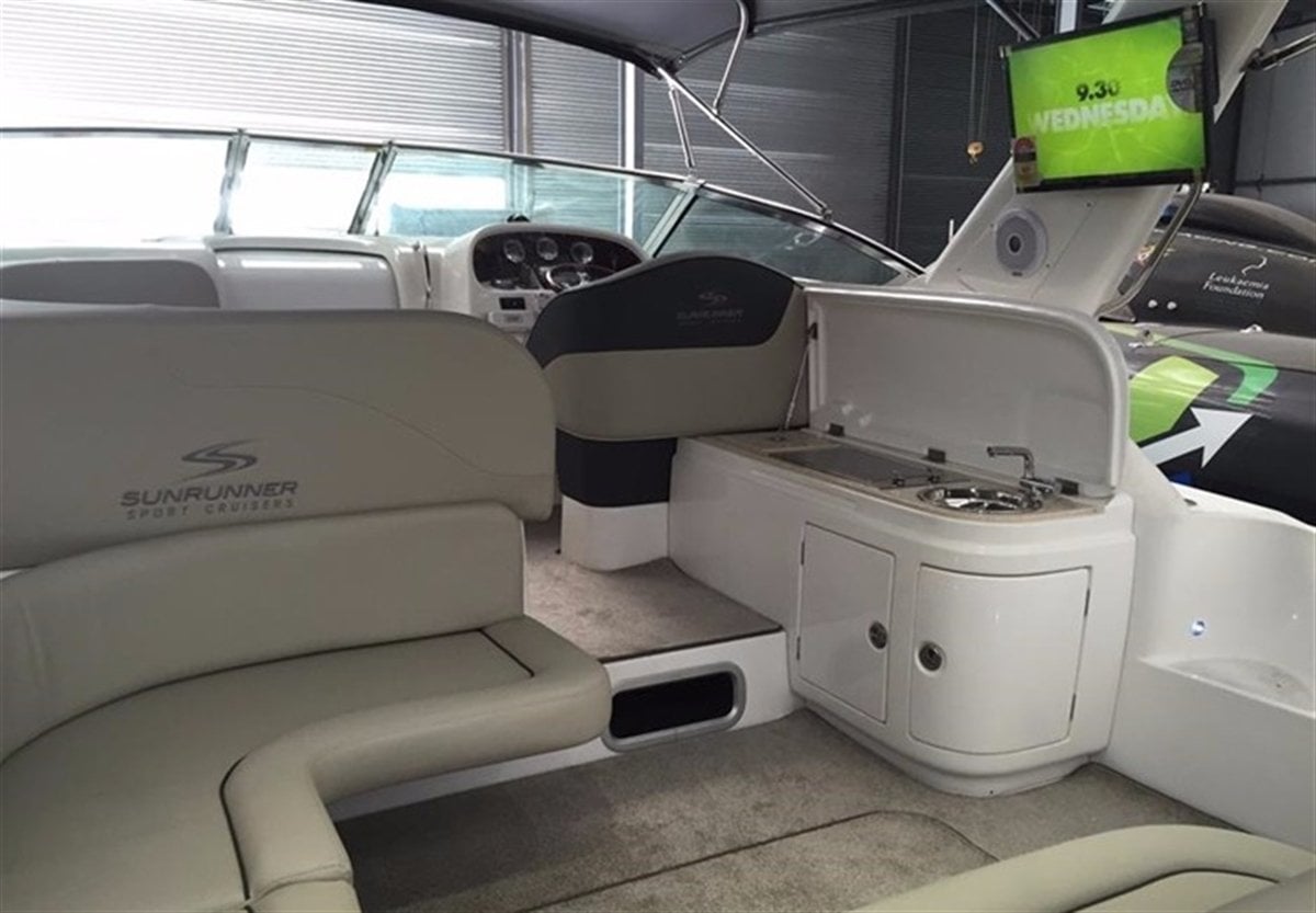 2016 Sunrunner 3700 | Boat Research | Boats Online
