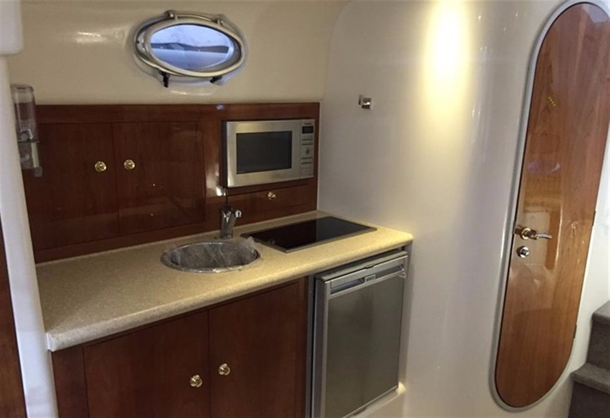 2016 Sunrunner 3700 | Boat Research | Boats Online