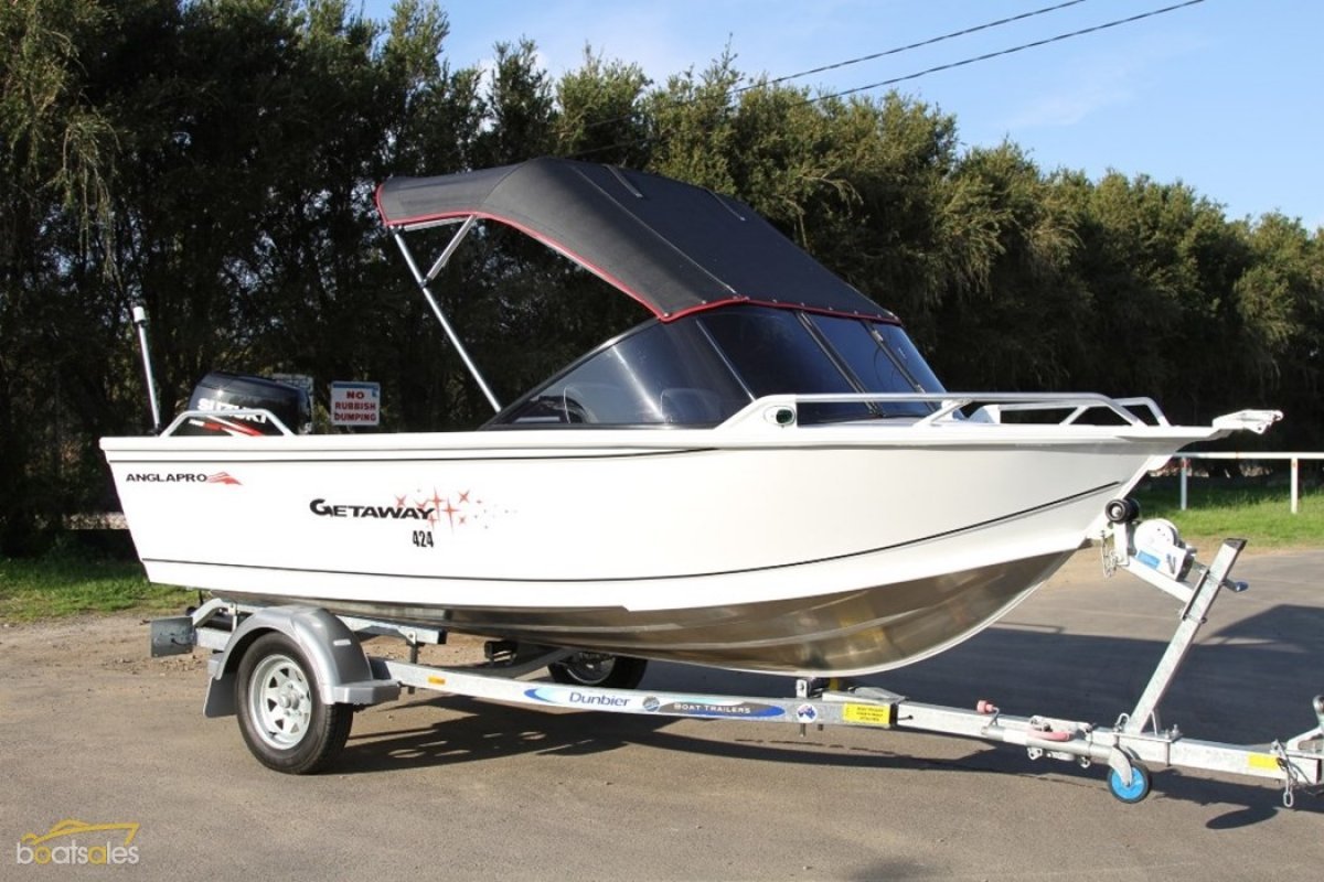 2017 Anglapro Getaway 424 | Boat Research | Yachthub