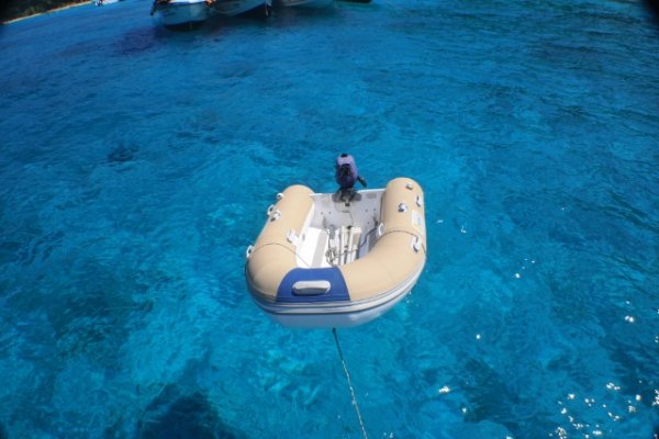 2017 Barefoot Bandit | Boat Research | Boats Online