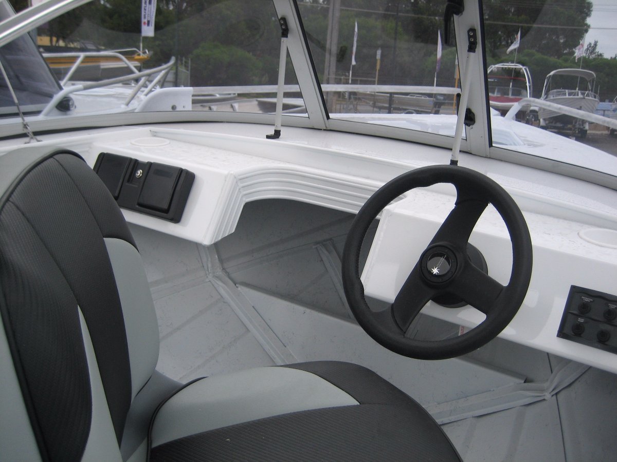 2017 Clark 435 Navigator | Boat Research | Boats Online