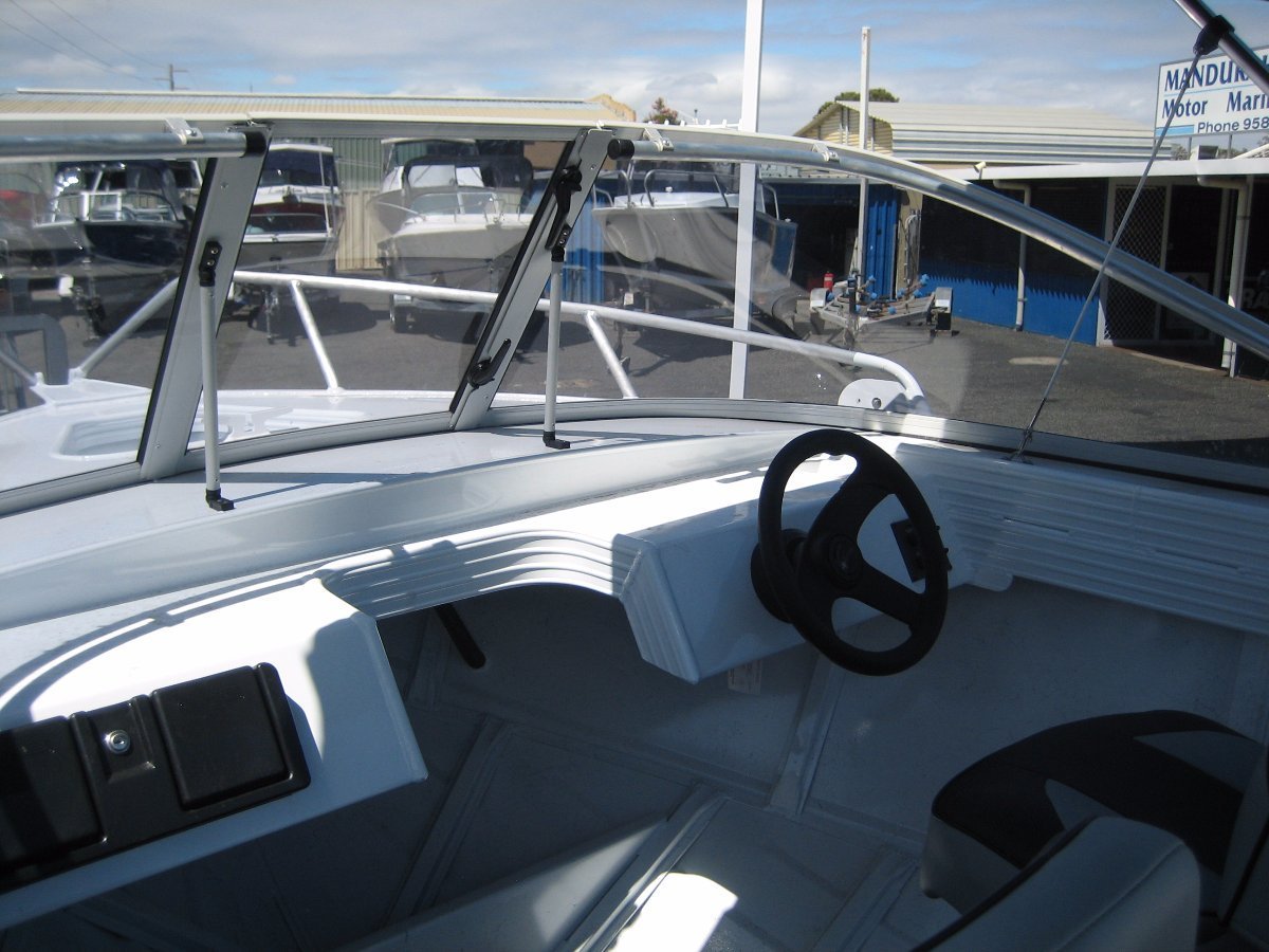2017 Clark 460 Navigator | Boat Research | BoatsOnline