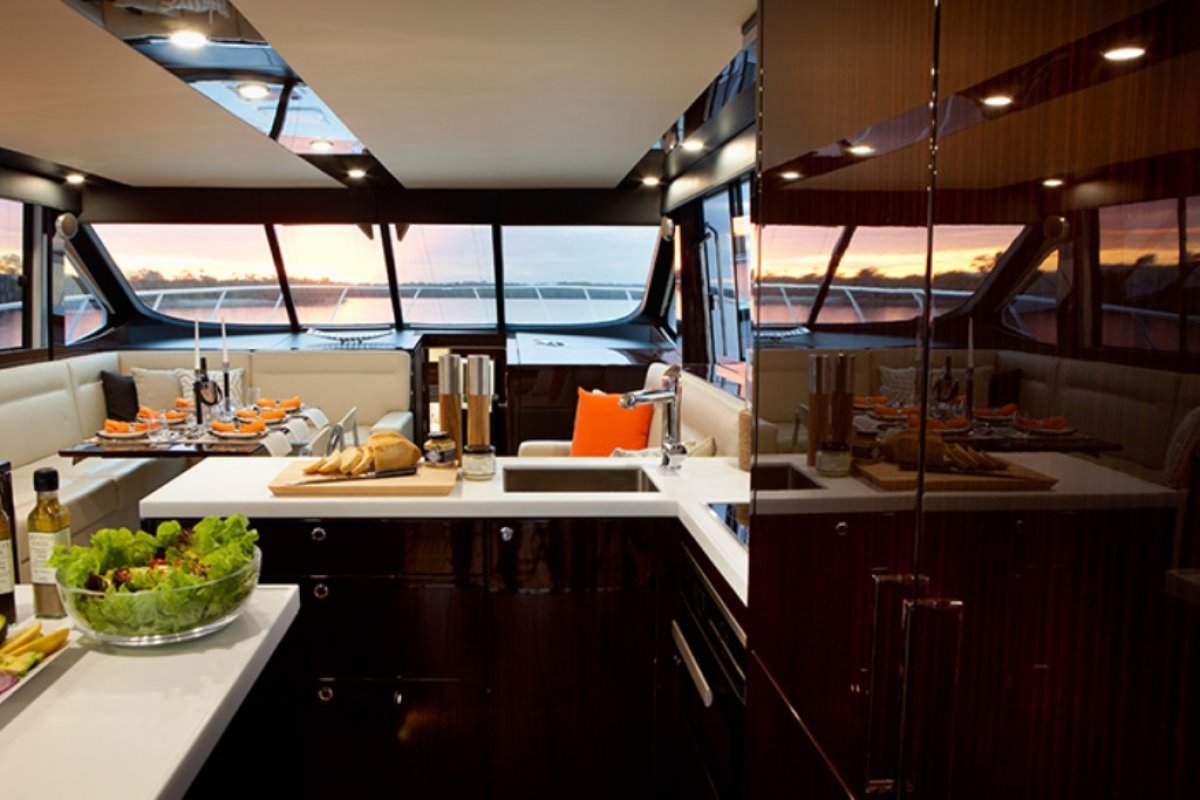 2017 Maritimo M62 Cruising Motoryacht | Boat Research | BoatsOnline