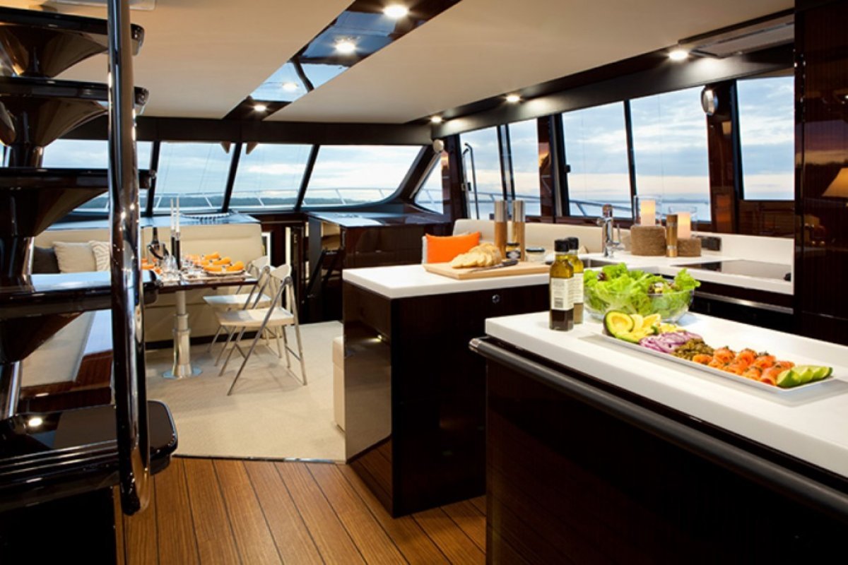 2017 Maritimo M62 Cruising Motoryacht | Boat Research | Boats Online