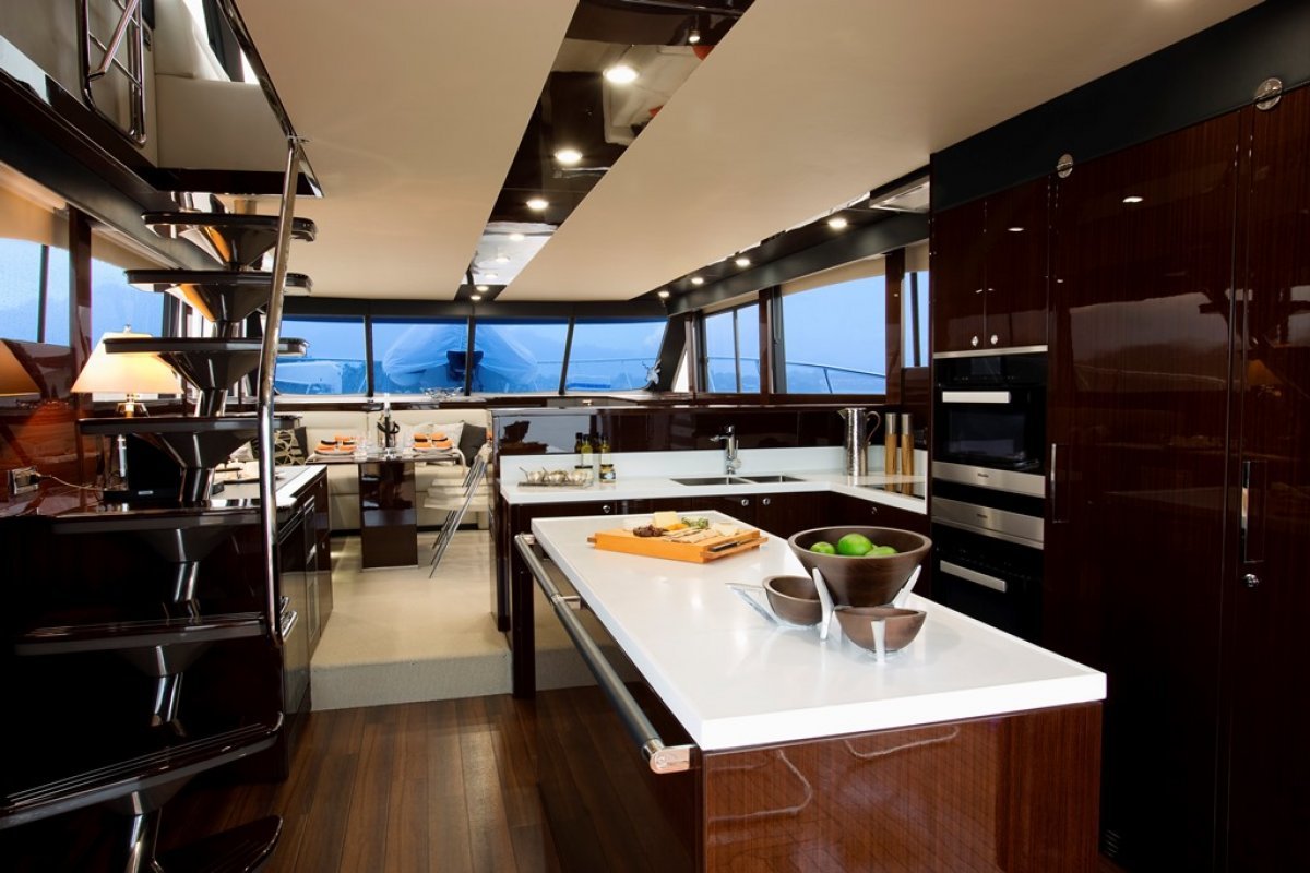 2017 Maritimo M70 Cruising Motoryacht | Boat Research | Boats Online