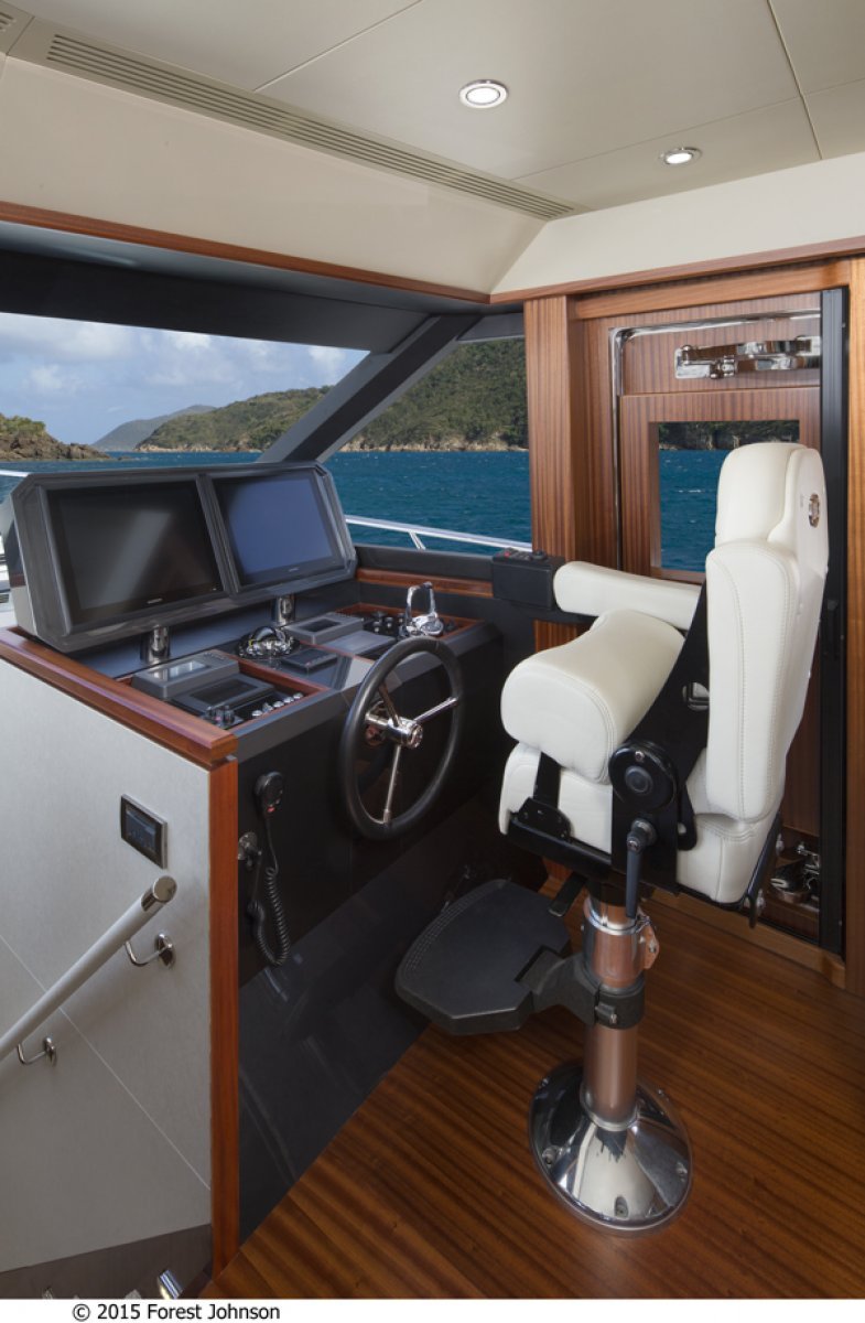 2017 Ocean Alexander 72 Pilothouse Motor Yacht | Boat Research | Boats ...