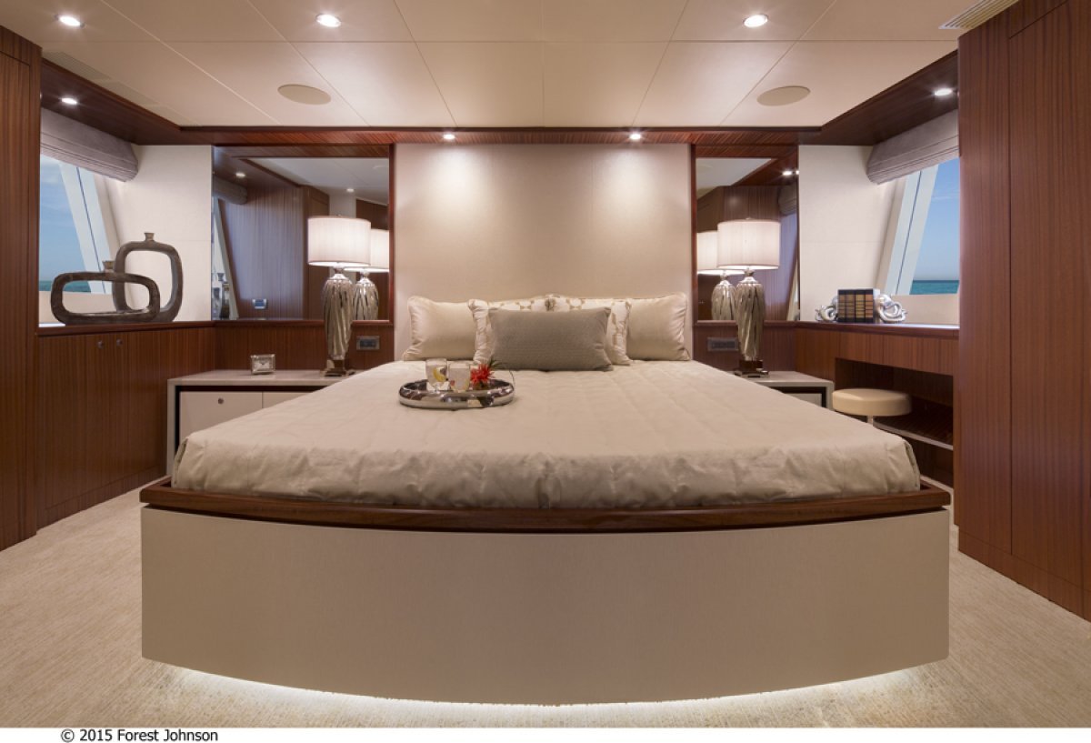 2017 Ocean Alexander 72 Pilothouse Motor Yacht | Boat Research | Boats ...