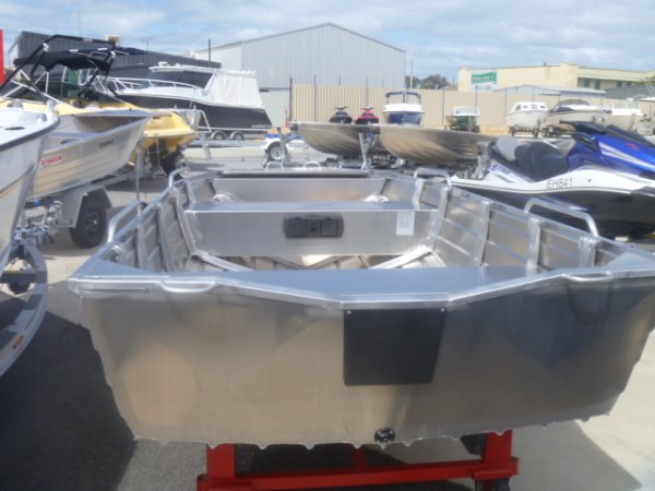 2017 Stacer 399 Proline | Boat Research | BoatsOnline