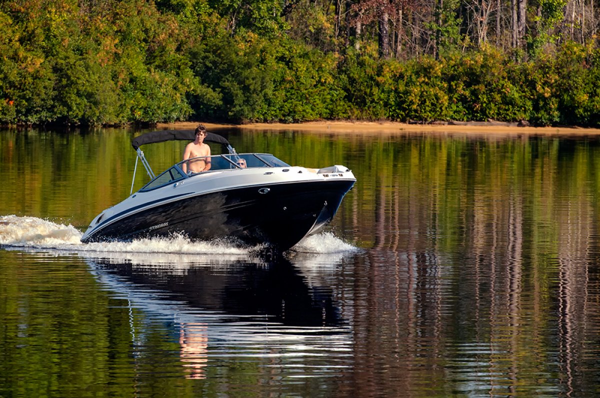 2017 Stingray 215lr | Boat Research | Boats Online